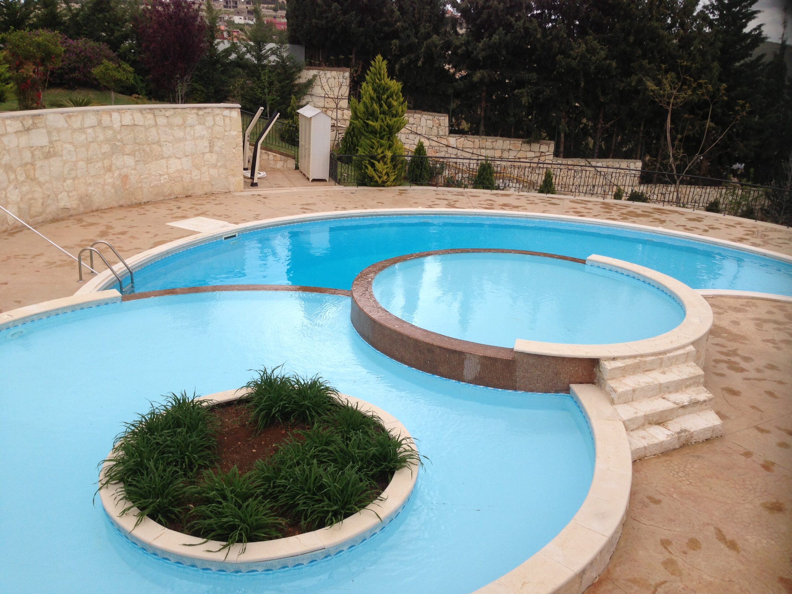 Get Inspired | Build a Pool: from Design to Pool Care | Desjoyaux Pools